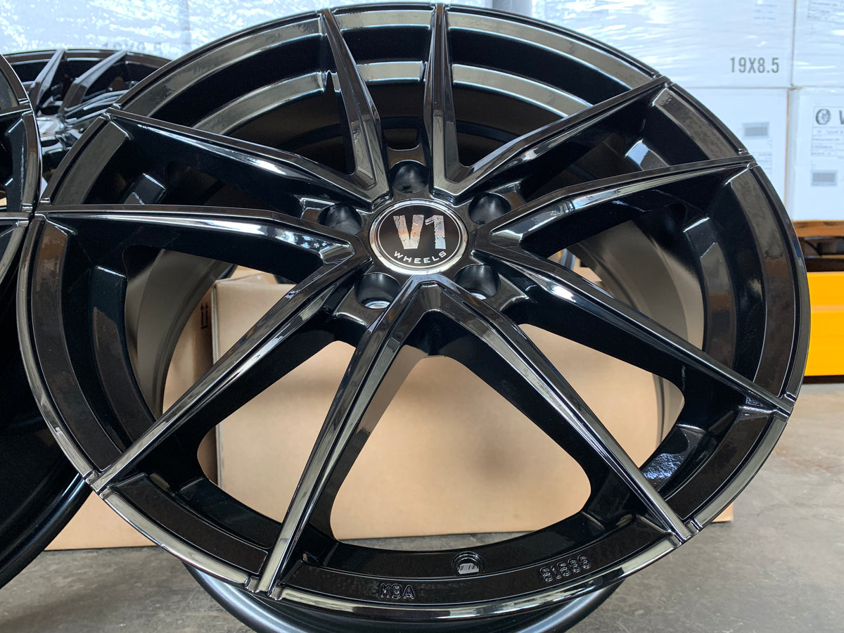 V1 Wheels V3 Schwarz Glanz – X-Tyres